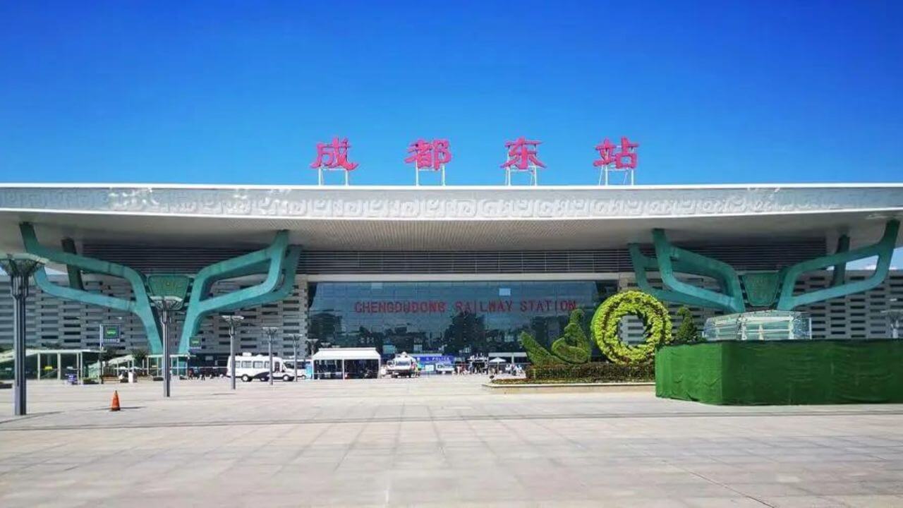 Hustle And Bustle of the Chengdu Railway Stations Sichuan | WindhorseTour