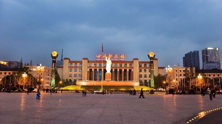 Tianfu Square - Chengdu Landmark - Must See | WindhorseTour