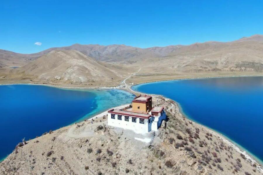 Winds Over Kambala Pass - Yamdrok Lake - Tibet Travel | WindhorseTour