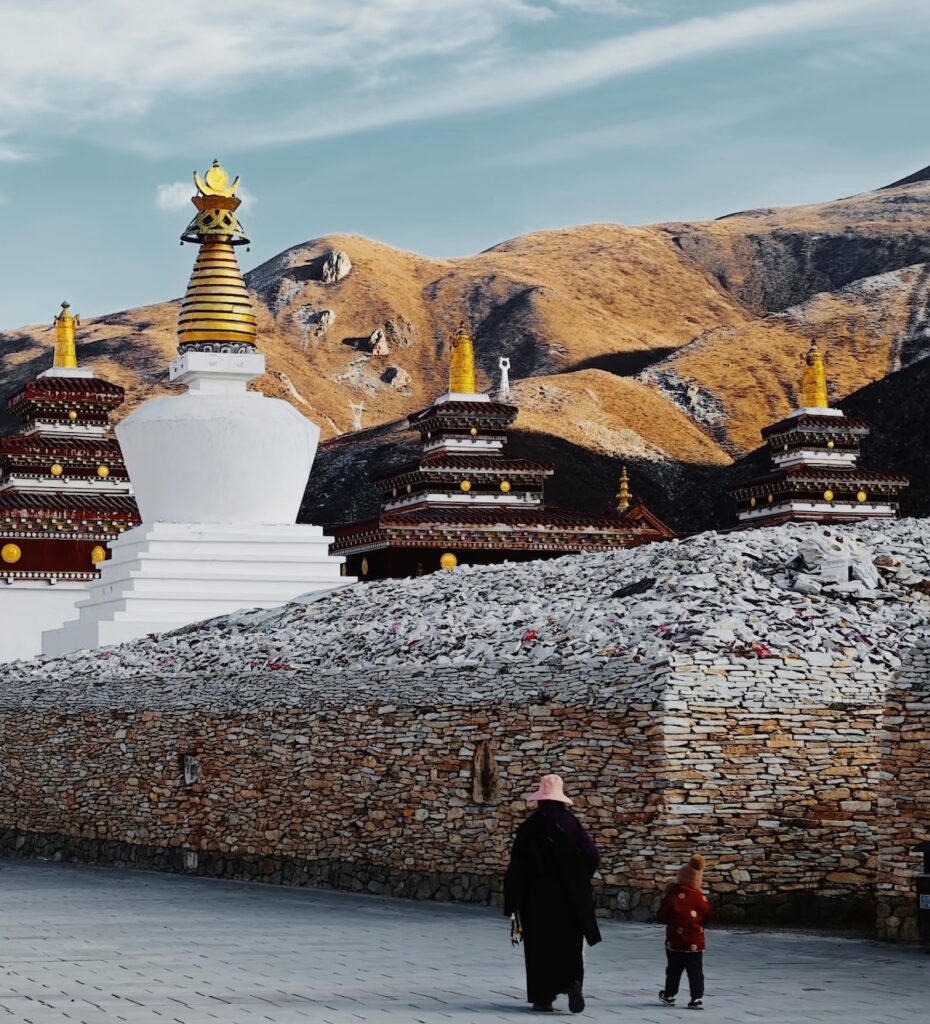 Kham Tibetan Region: History, Culture & Traditions of Eastern Tibet